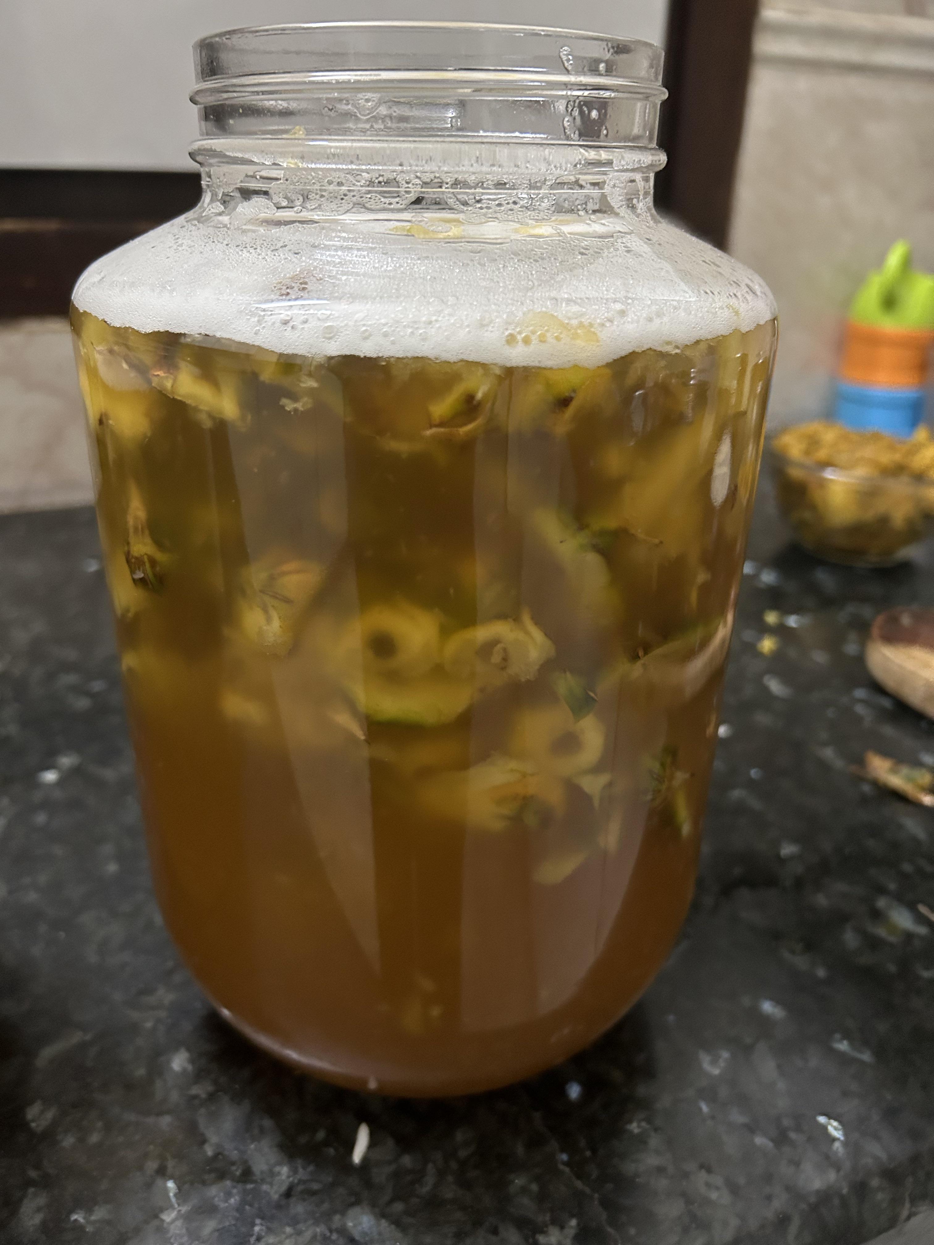 [homemade] 24 Hr Update on Tepache ( Mexican fermented pineapple drink ...