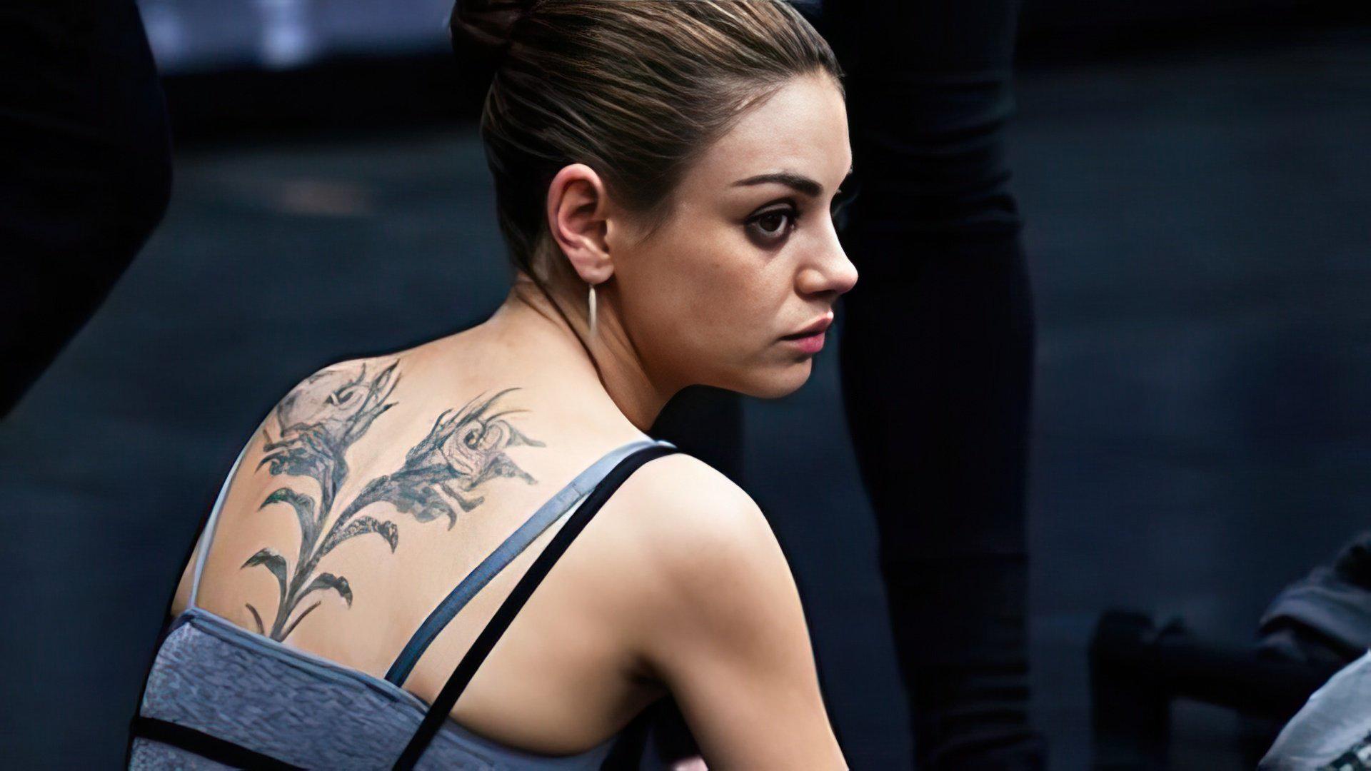 Mila Kunis Scrolller