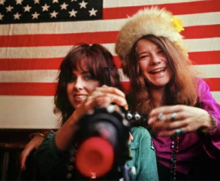 Grace Slick & Janis Joplin, 📸 by Jim Marshall, 1967 | Scrolller