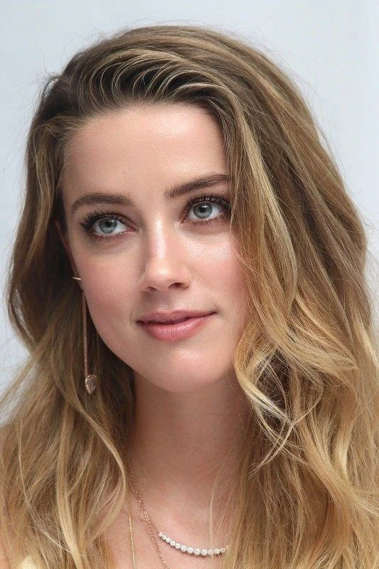 Amber Heard | Scrolller