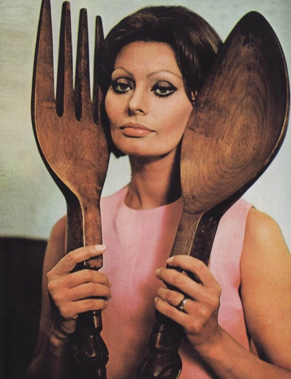 Sophia Loren in the kitchen, 70’s | Scrolller