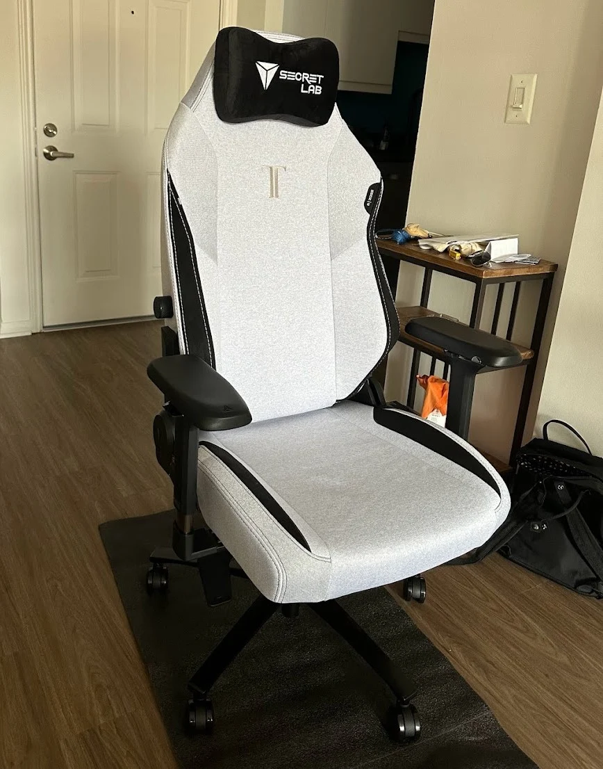 Loving my new Secretlab chair! | Scrolller
