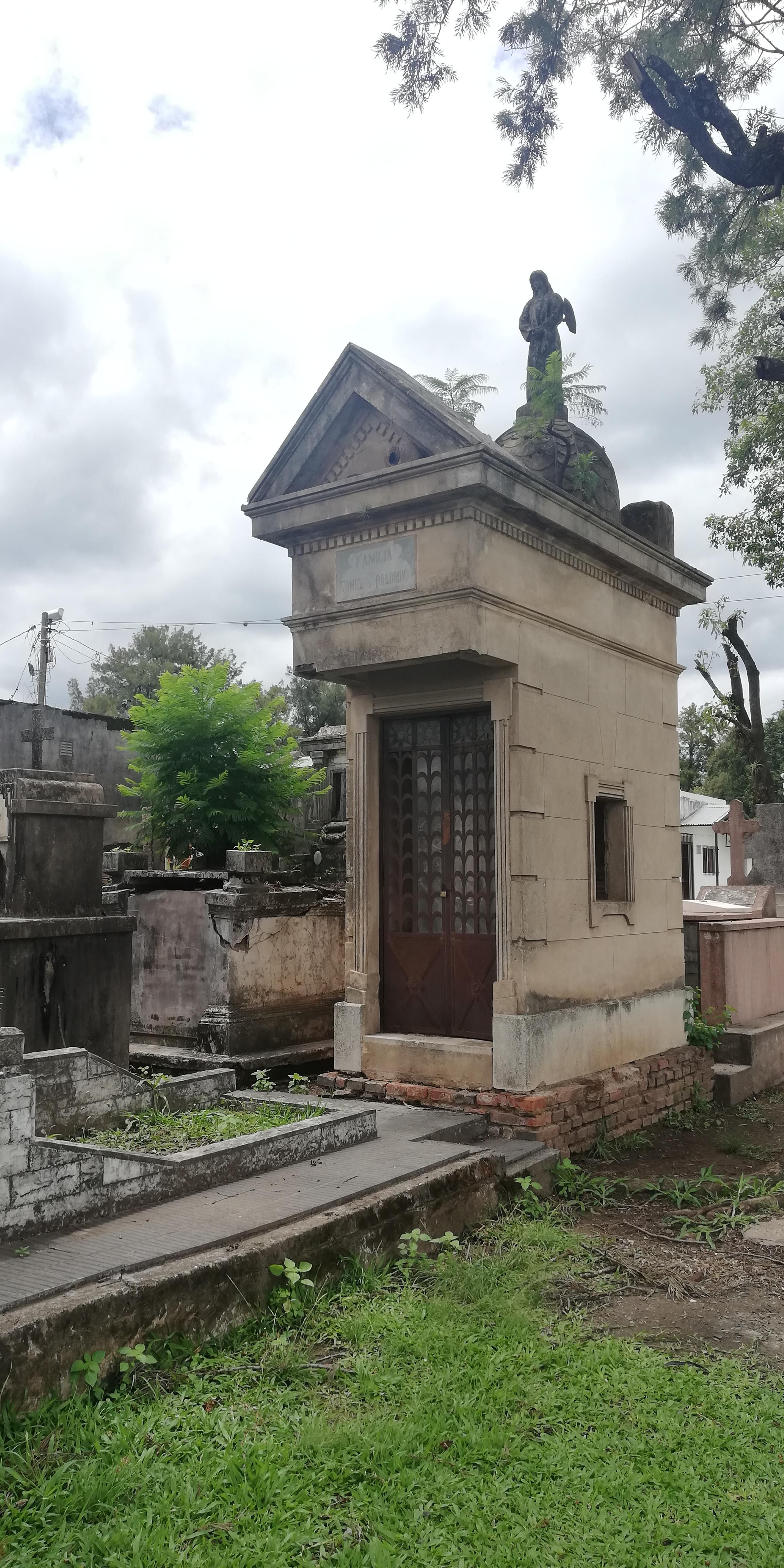 Abandoned graves | Scrolller