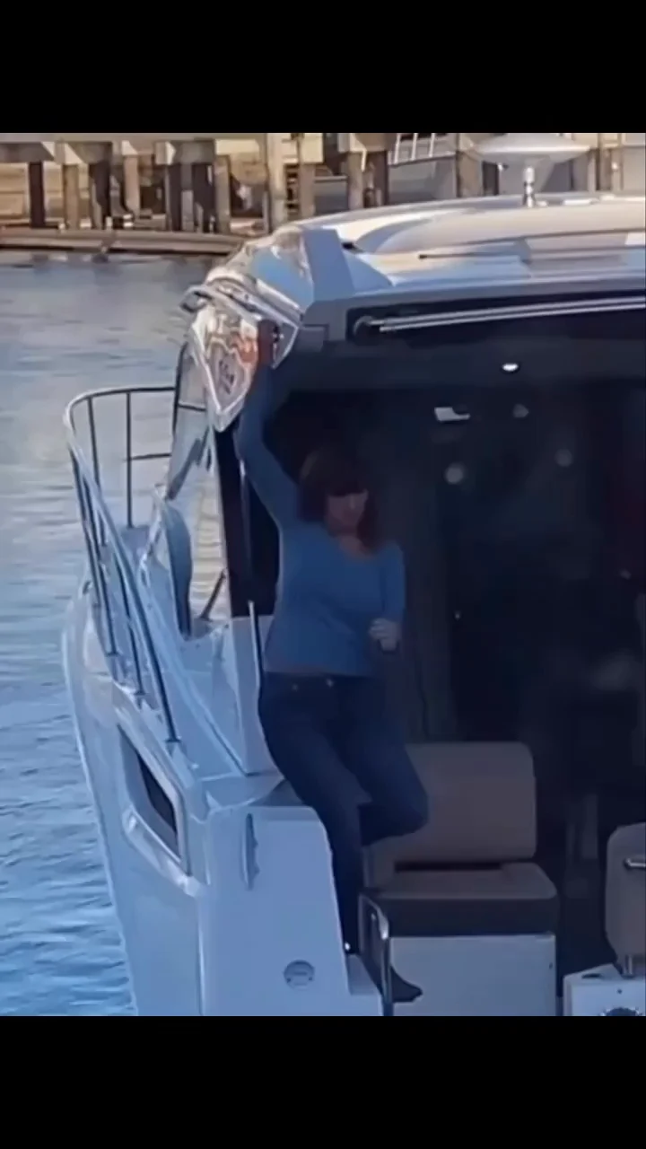 HMC while I sleep with the fishes | Scrolller