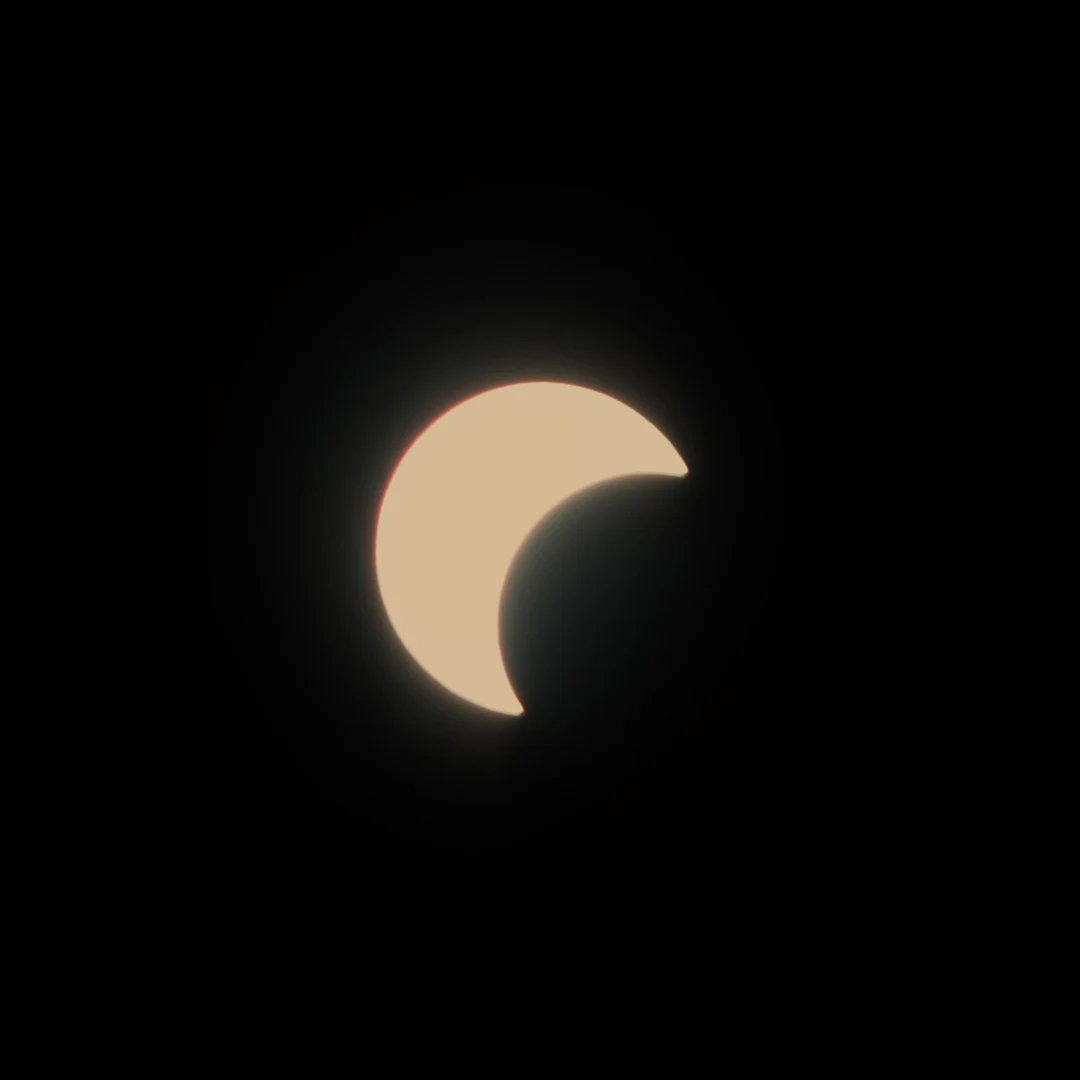 Solar Eclipse captured from my ceiling | Scrolller