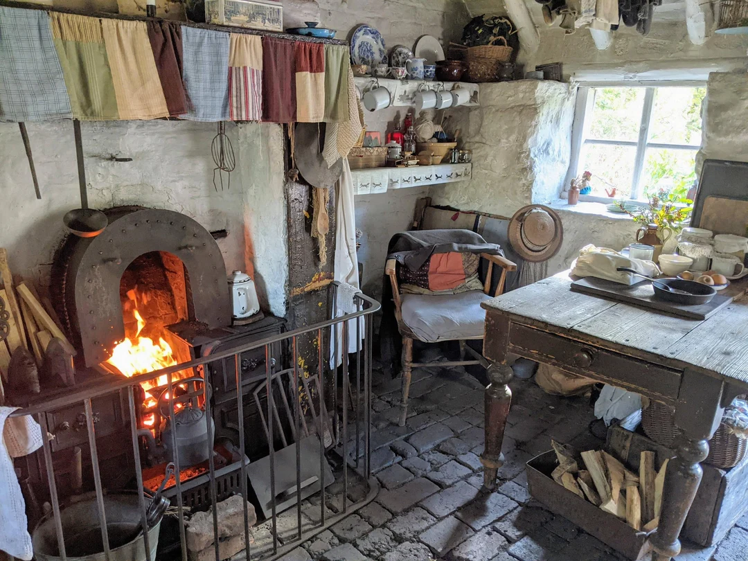 Rustic Victorian coziness | Scrolller