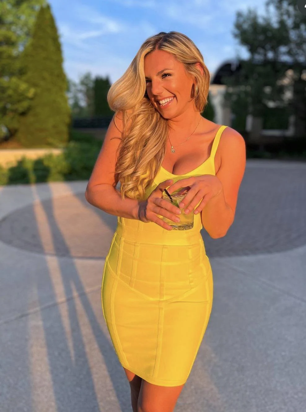 Annie Agar | Scrolller