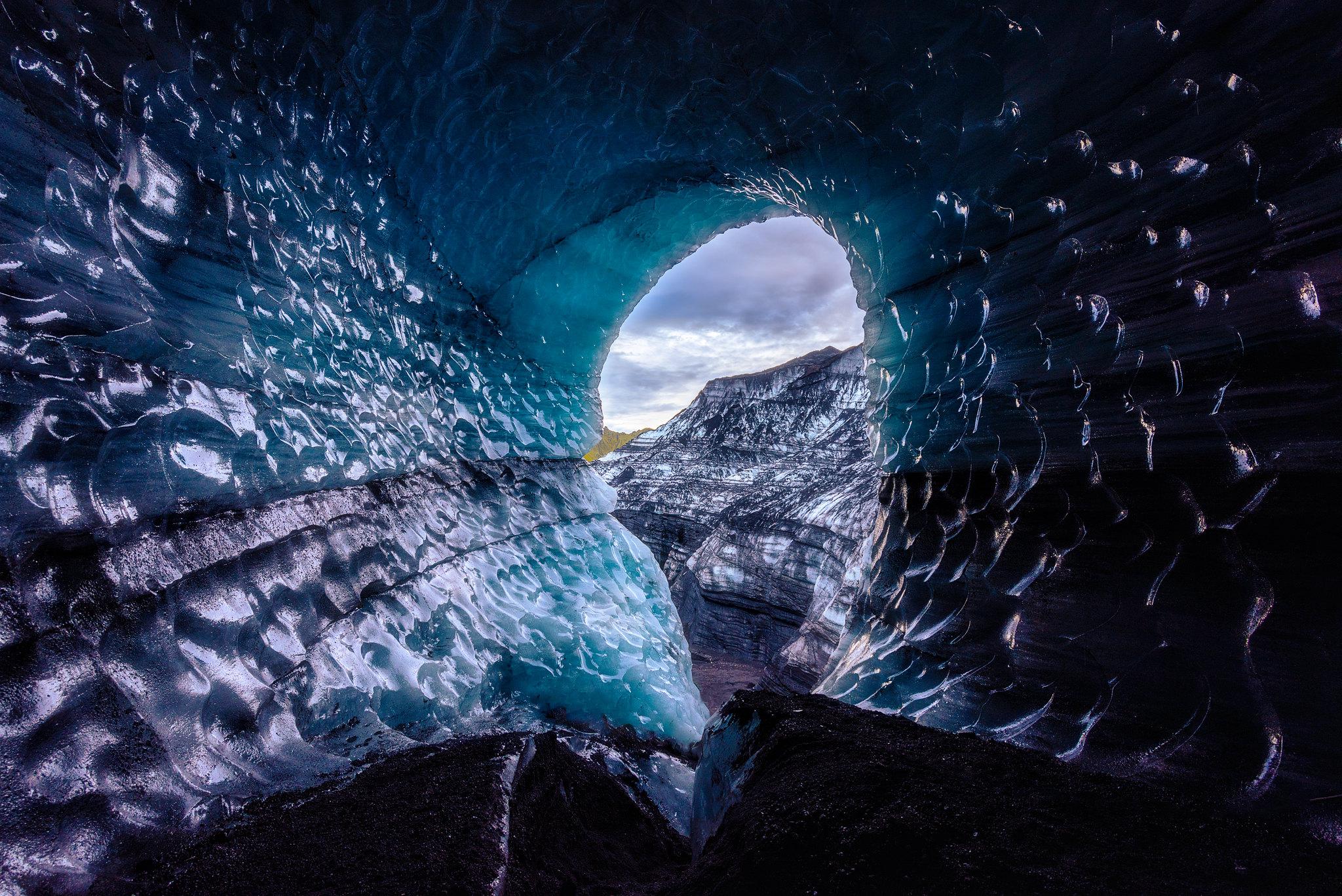 Kata Volcano Ice Cave, Iceland [2048x1367] [OC] | Scrolller