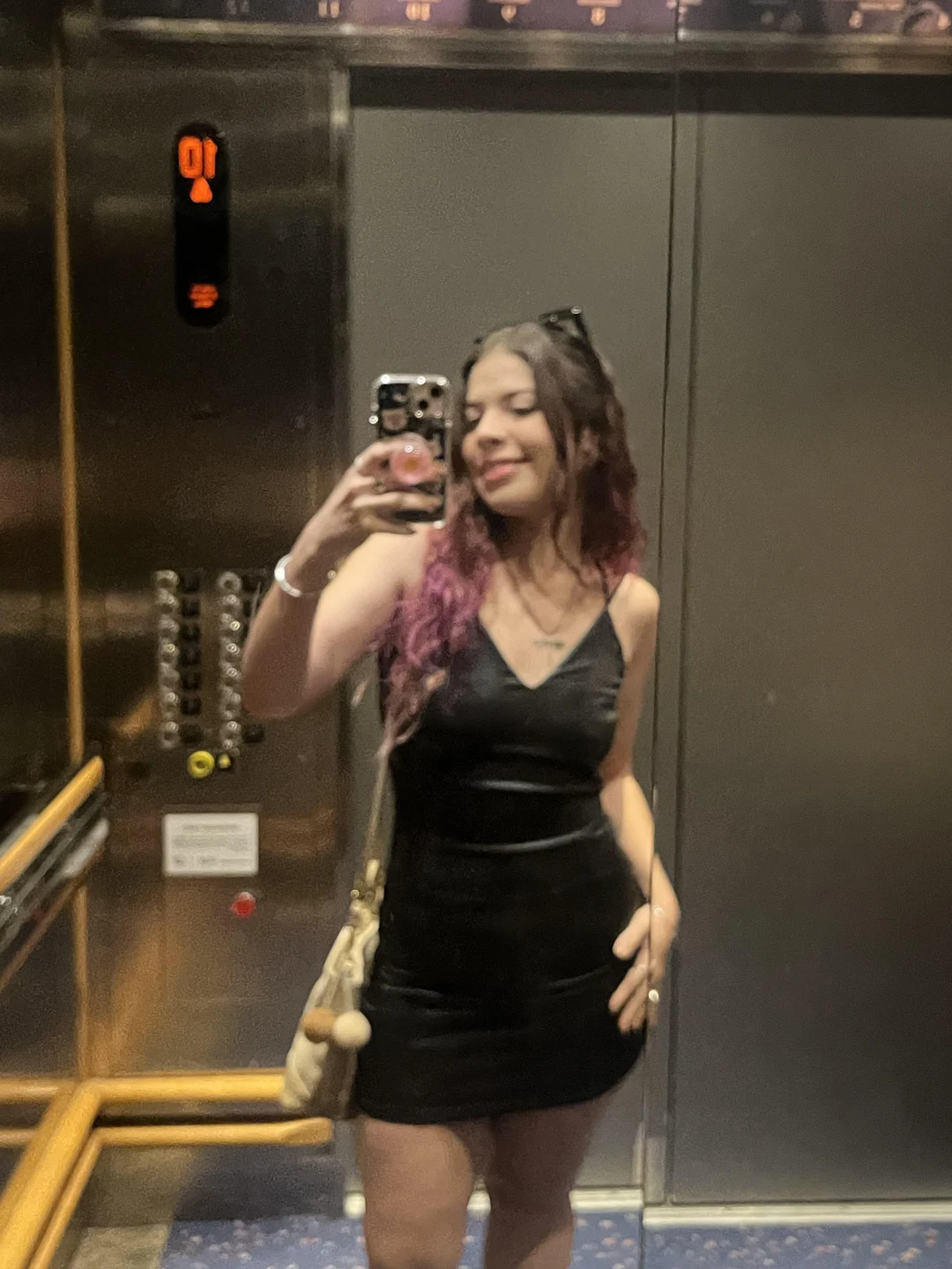 {22F} had one too many daiquiris😝 | Scrolller