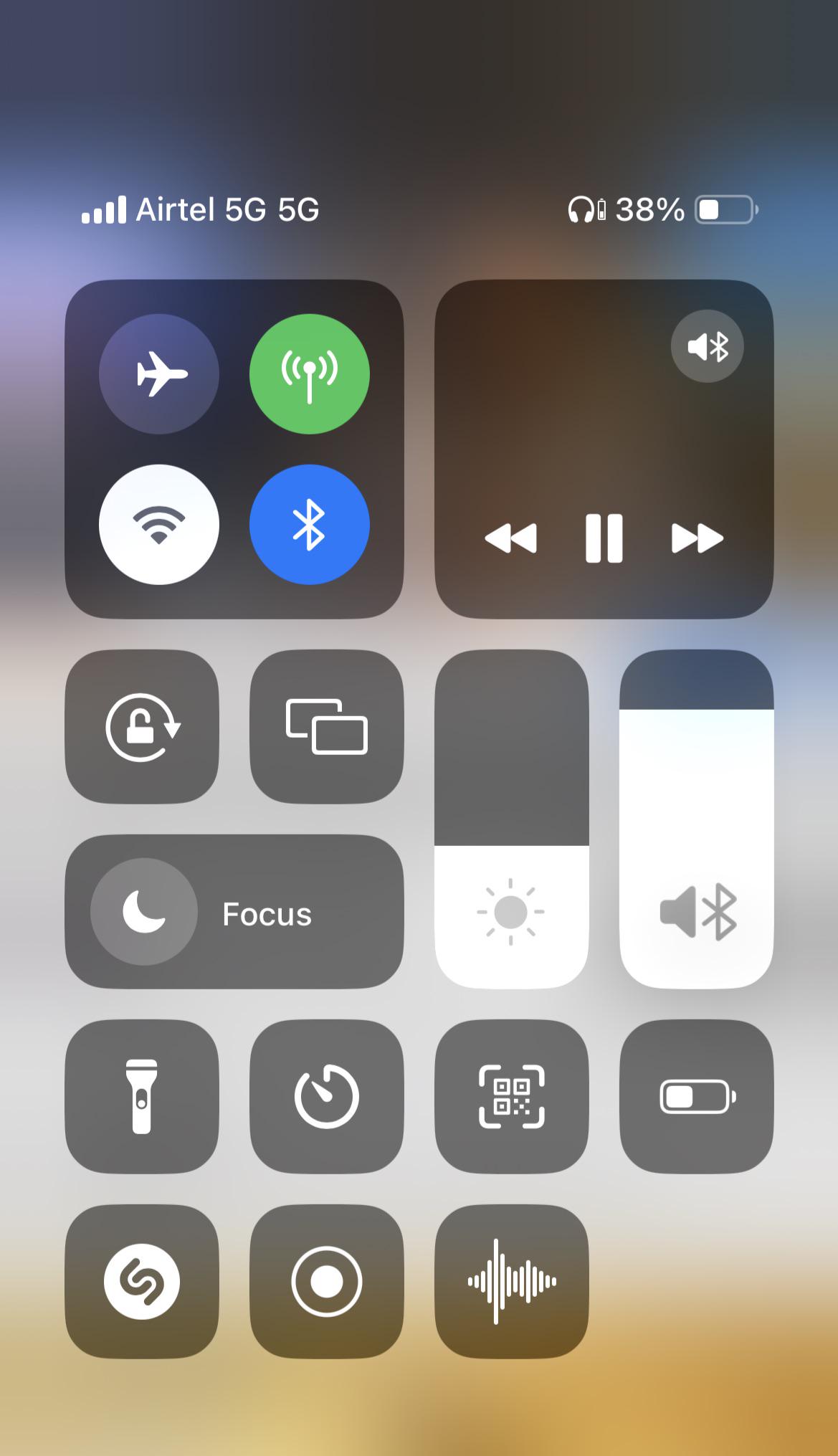 Why is it showing the 5G symbol twice? | Scrolller