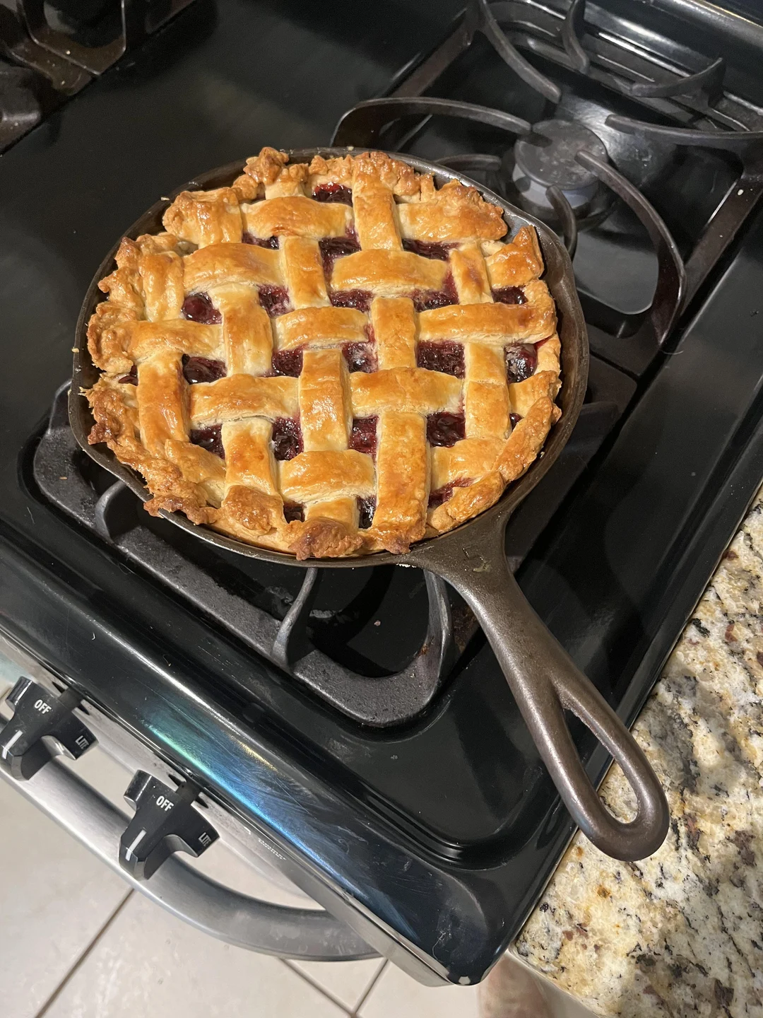 Mini cherry pie! | Scrolller