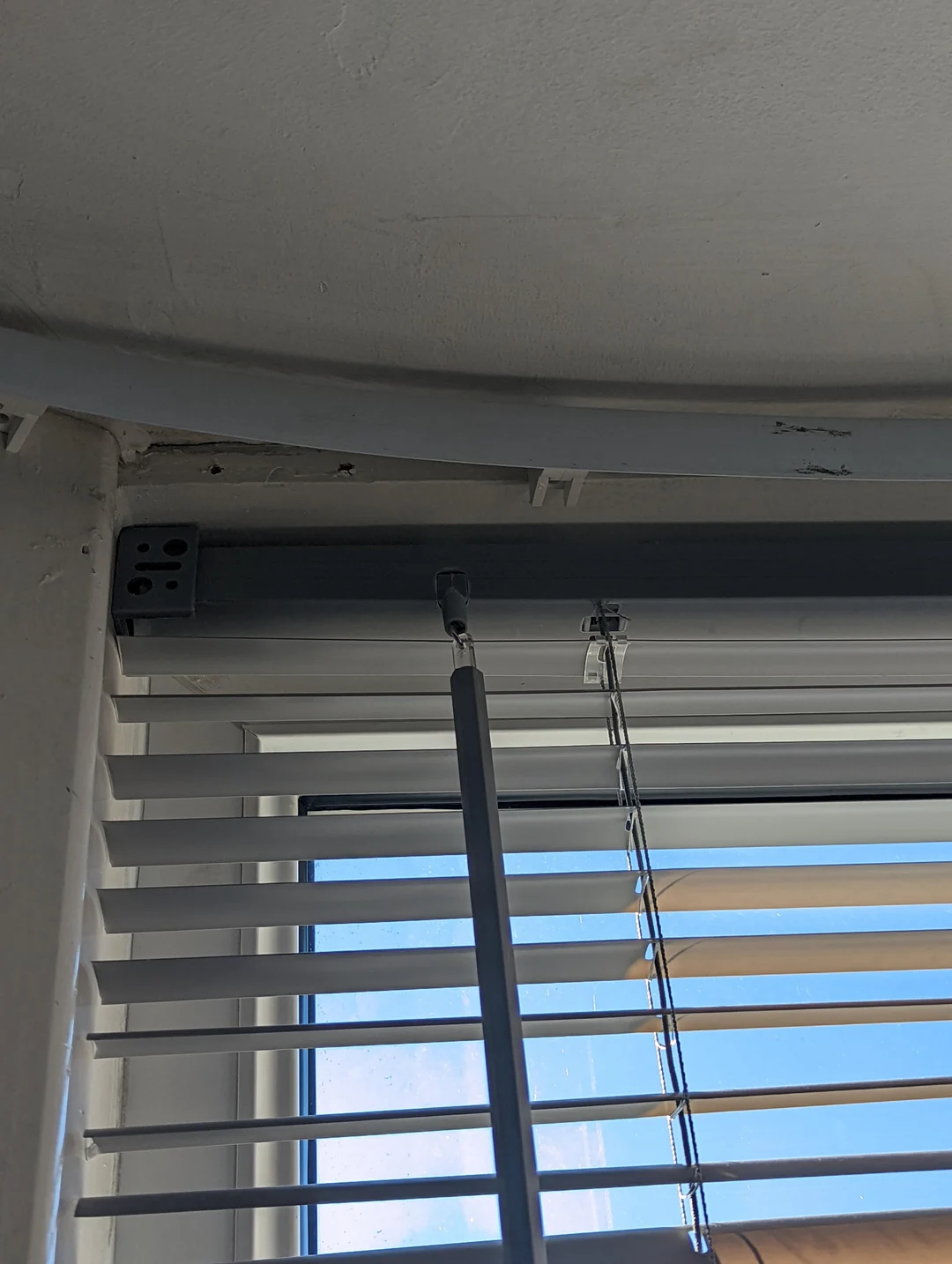 smartifying this blind? | Scrolller