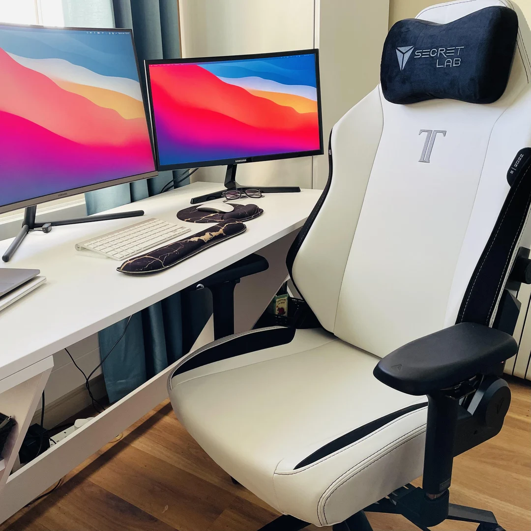 New #Secretlab chair! | Scrolller
