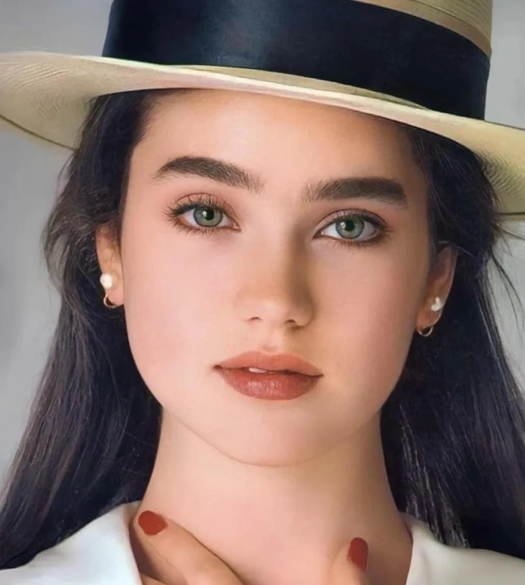 Jennifer Connelly Scrolller
