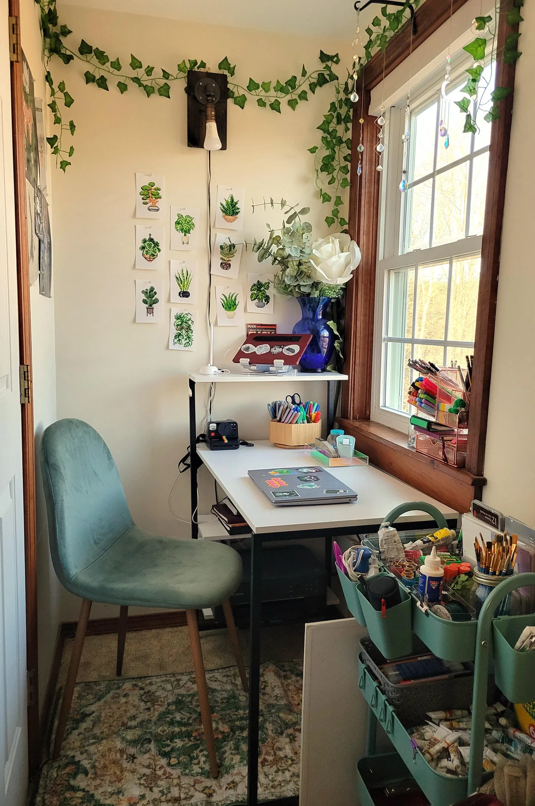 My cozy creative nook | Scrolller