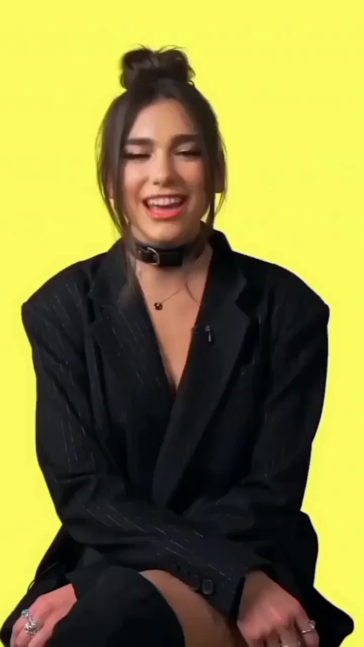 Dua Lipa Scrolller