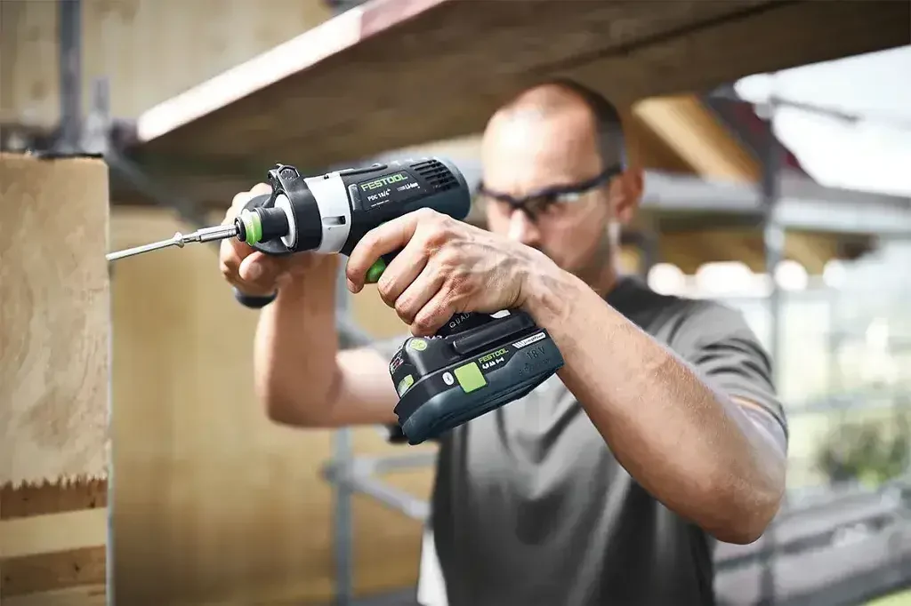 Cordless Drill : Best Power Tools For Home Repairs | Scrolller