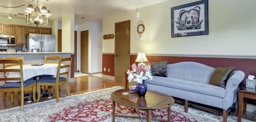 my cozy living room in Anchorage, AK | Scrolller