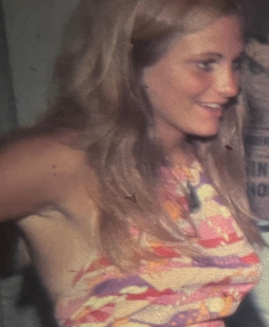 My mom being an all out 70s babe | Scrolller