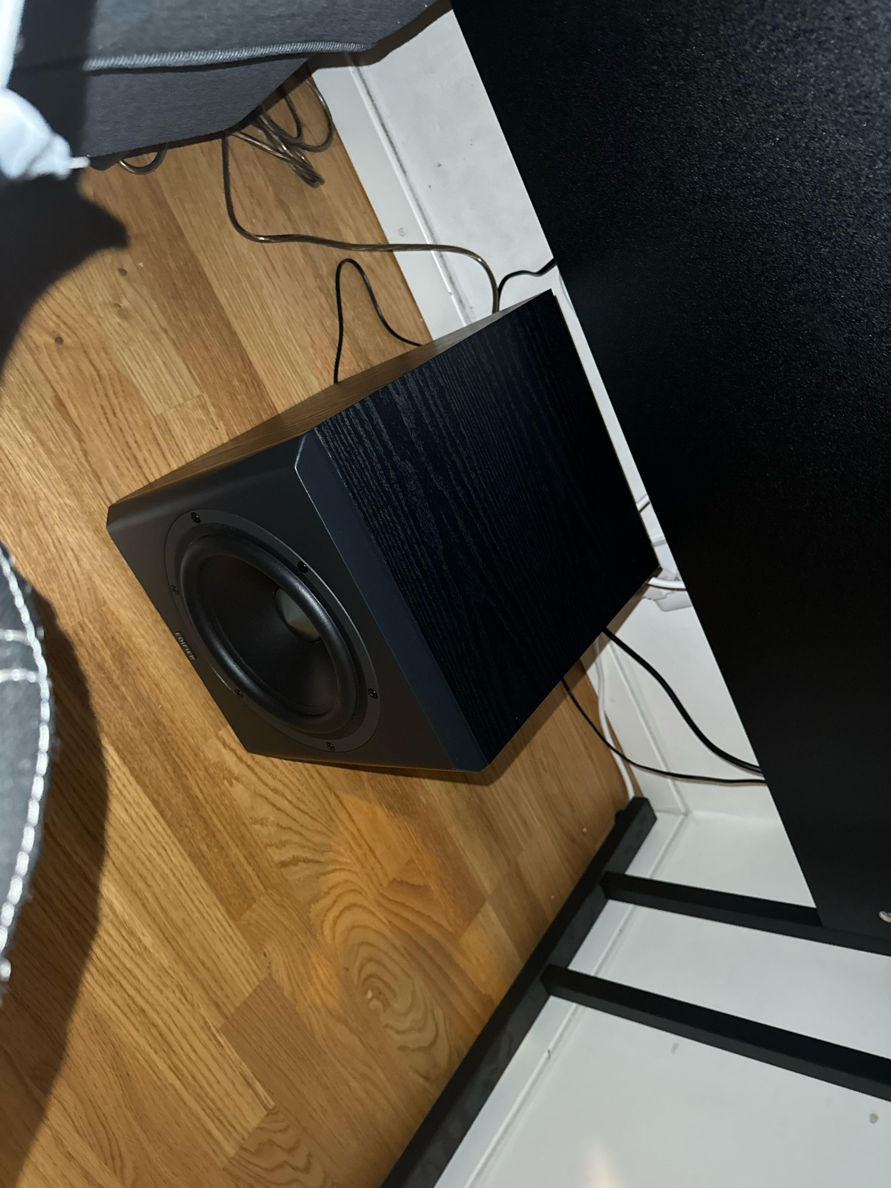Speaker placement | Scrolller
