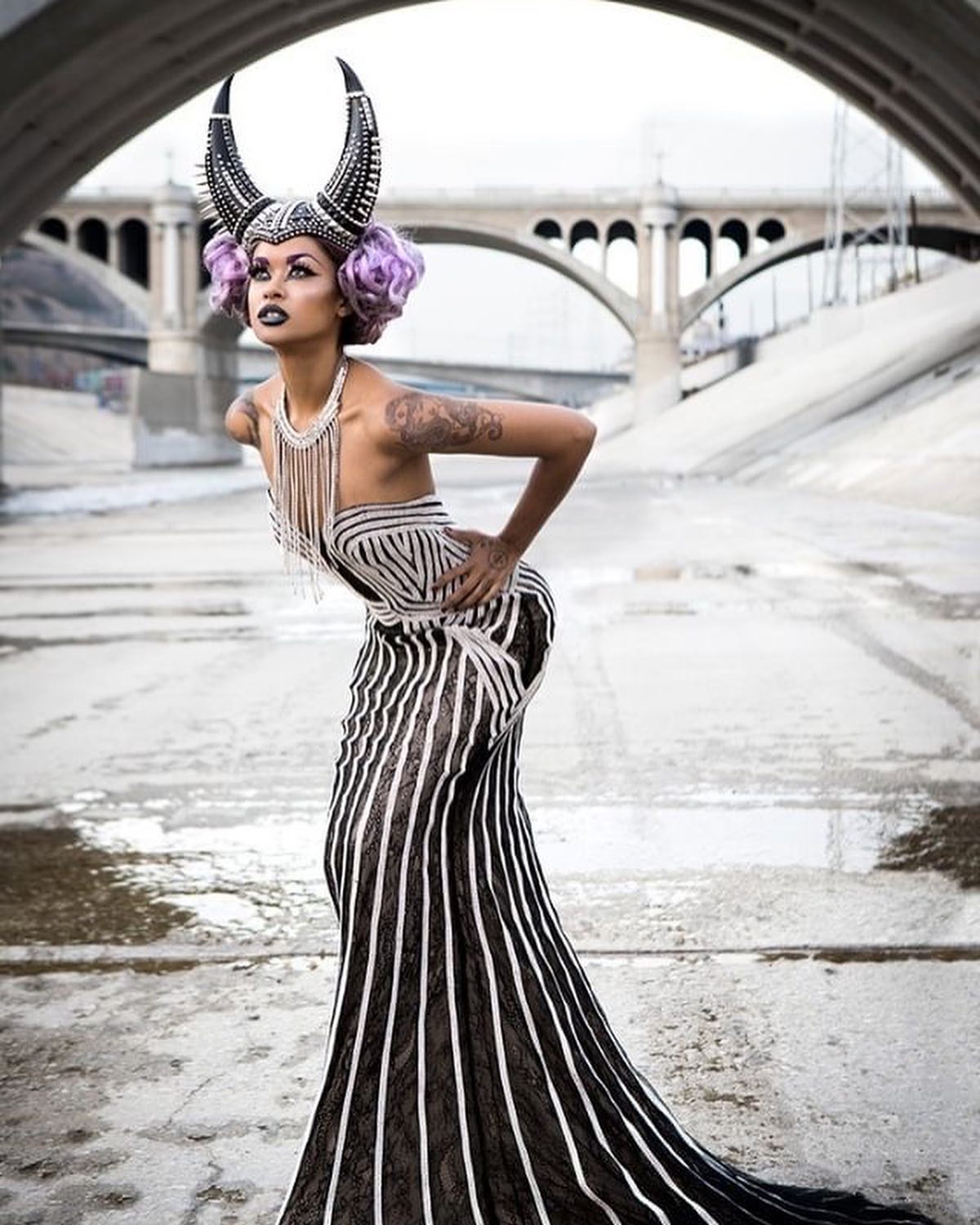 Skin Diamond | Scrolller