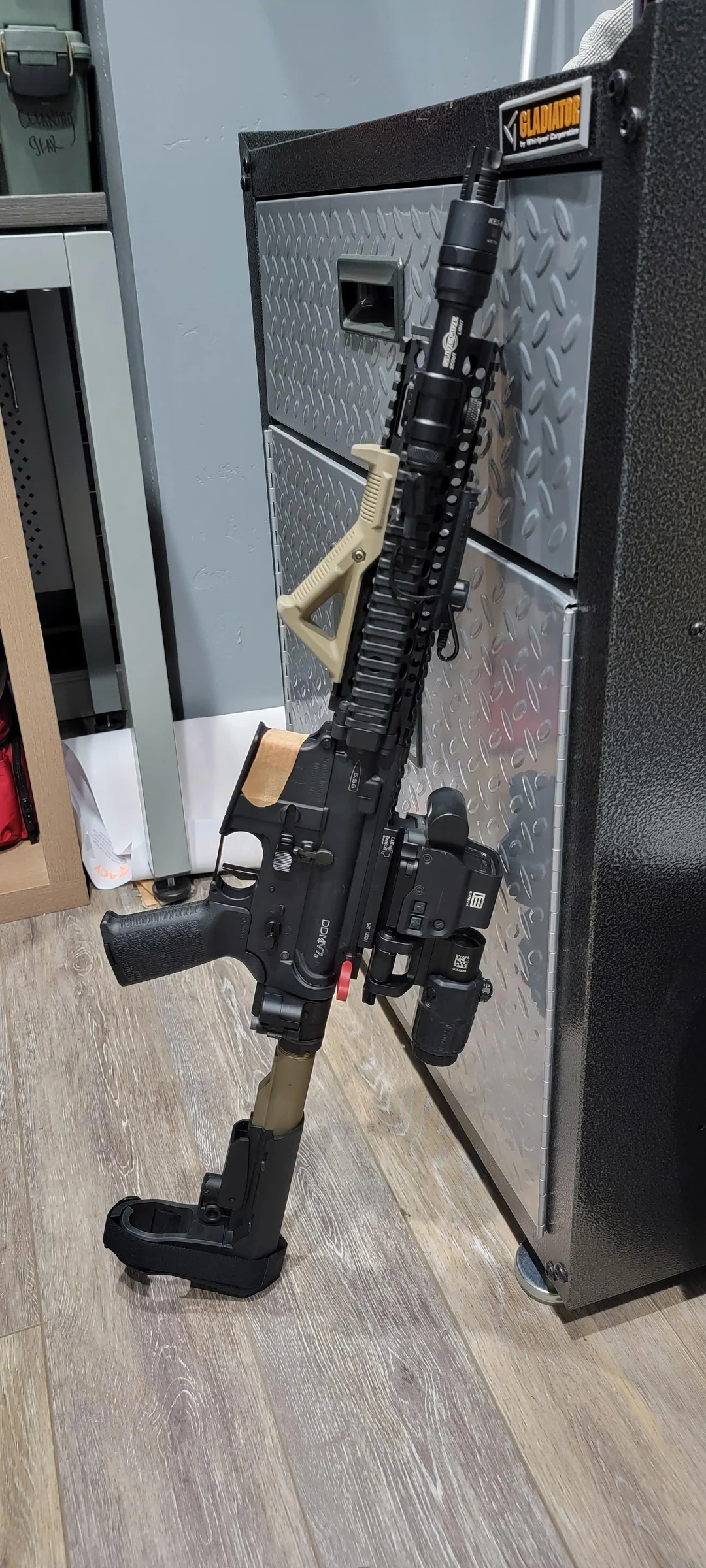 fUrSt bUiLd. PLeAsE bE GenTLe. | Scrolller