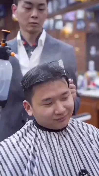 Barbers being barbers | Scrolller