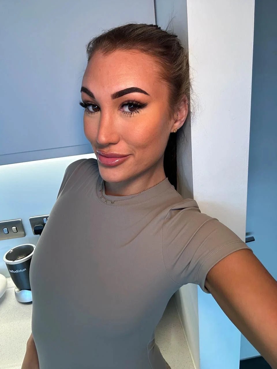 I find their attention utterly fascinating | Scrolller