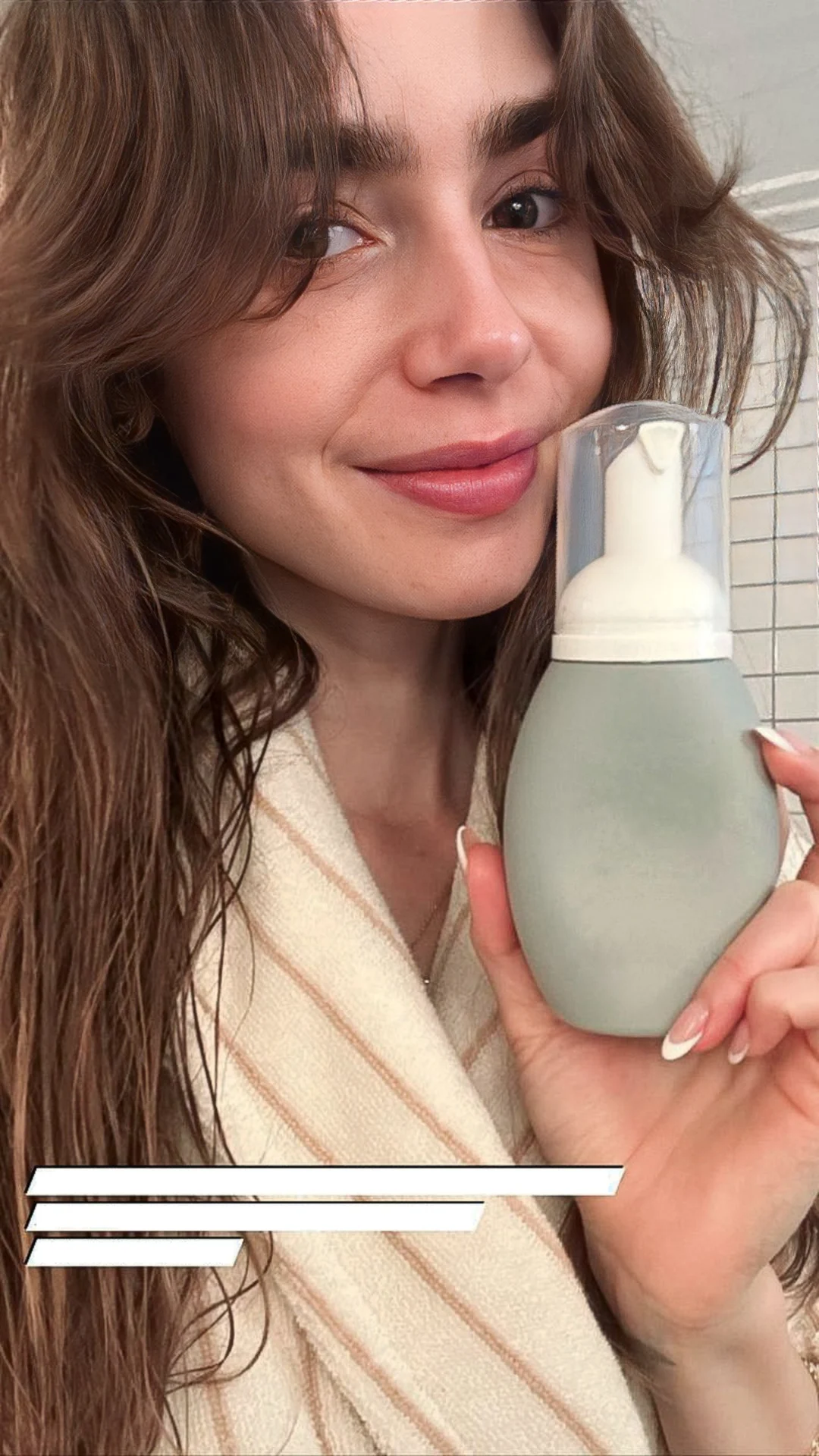 Bathroom selfie • IG Story • August 2023 • Enhanced | Scrolller