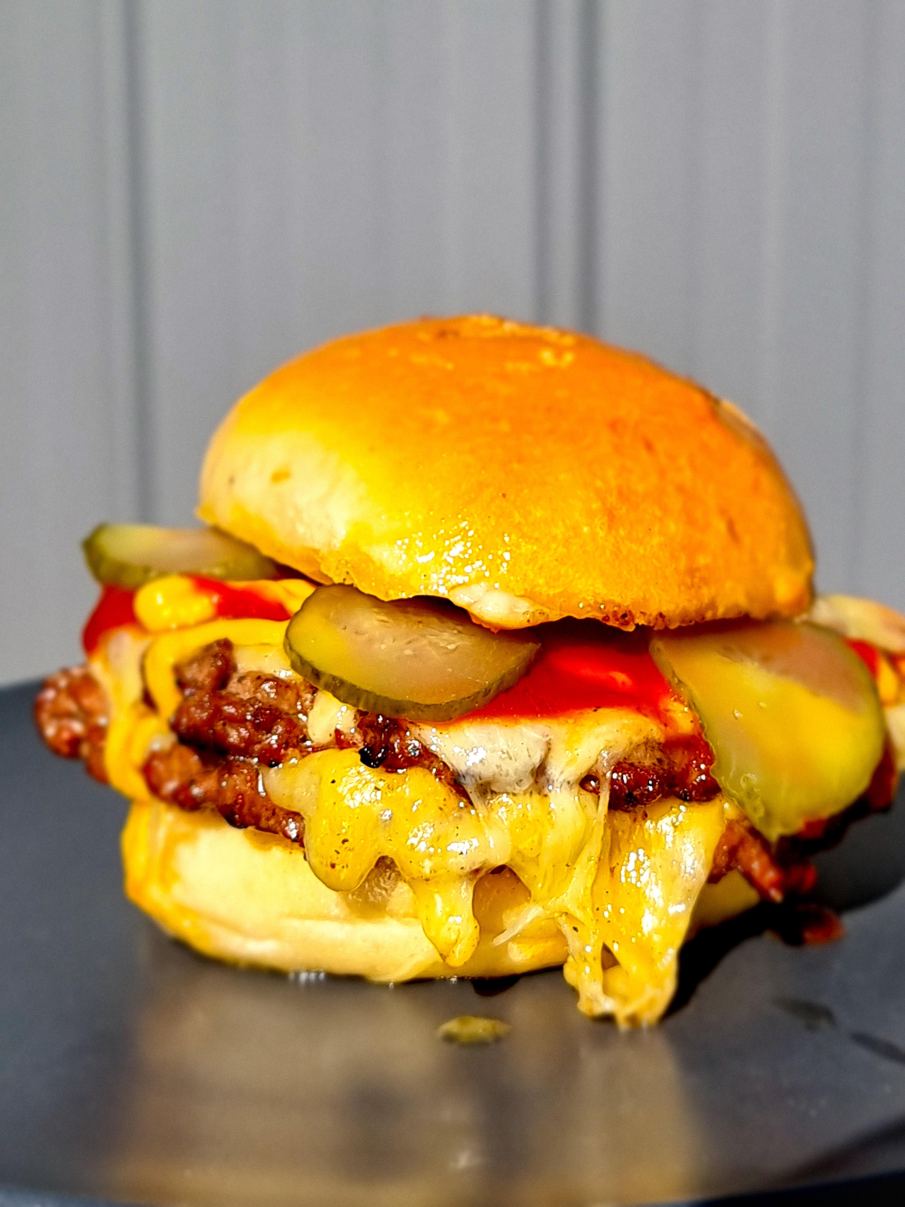 [Homemade] Smoked double cheeseburger | Scrolller