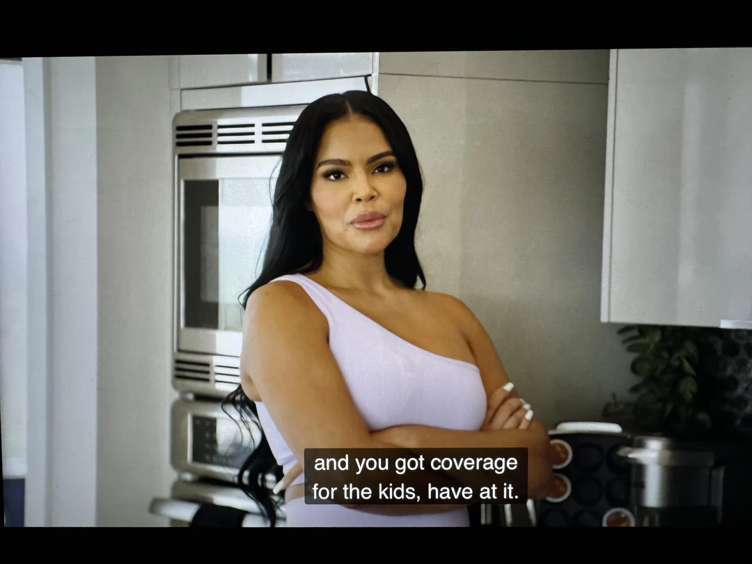 Divorce looks good on Mia | Scrolller