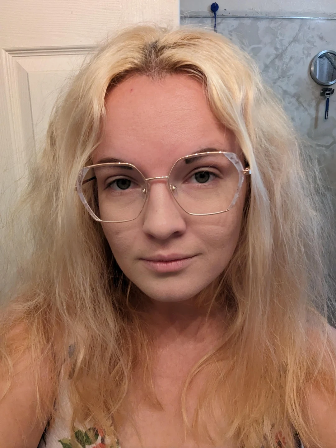 I look like a crazy witch. Any tips? | Scrolller