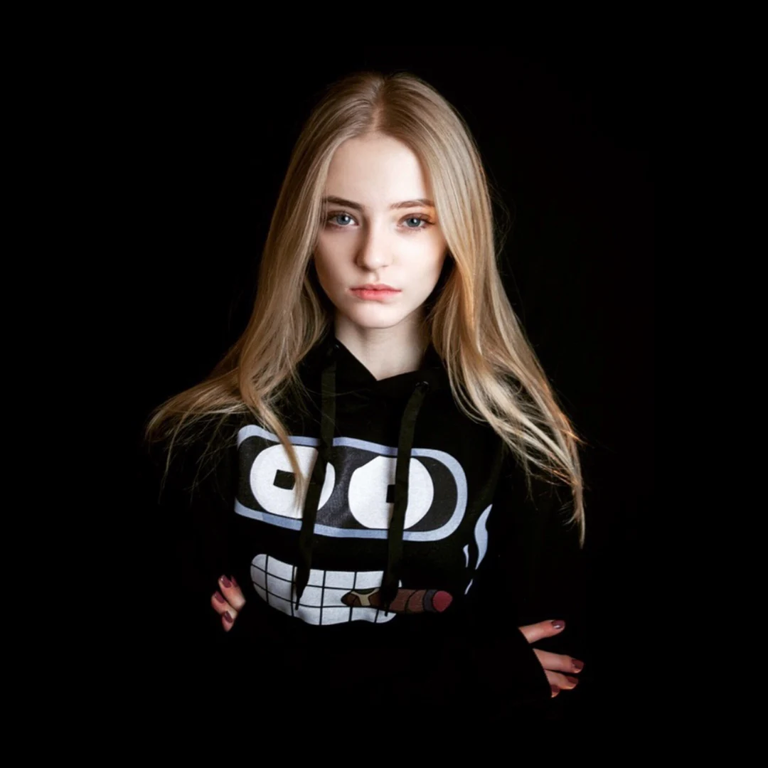 Lena zalman aka. Larissa | Scrolller