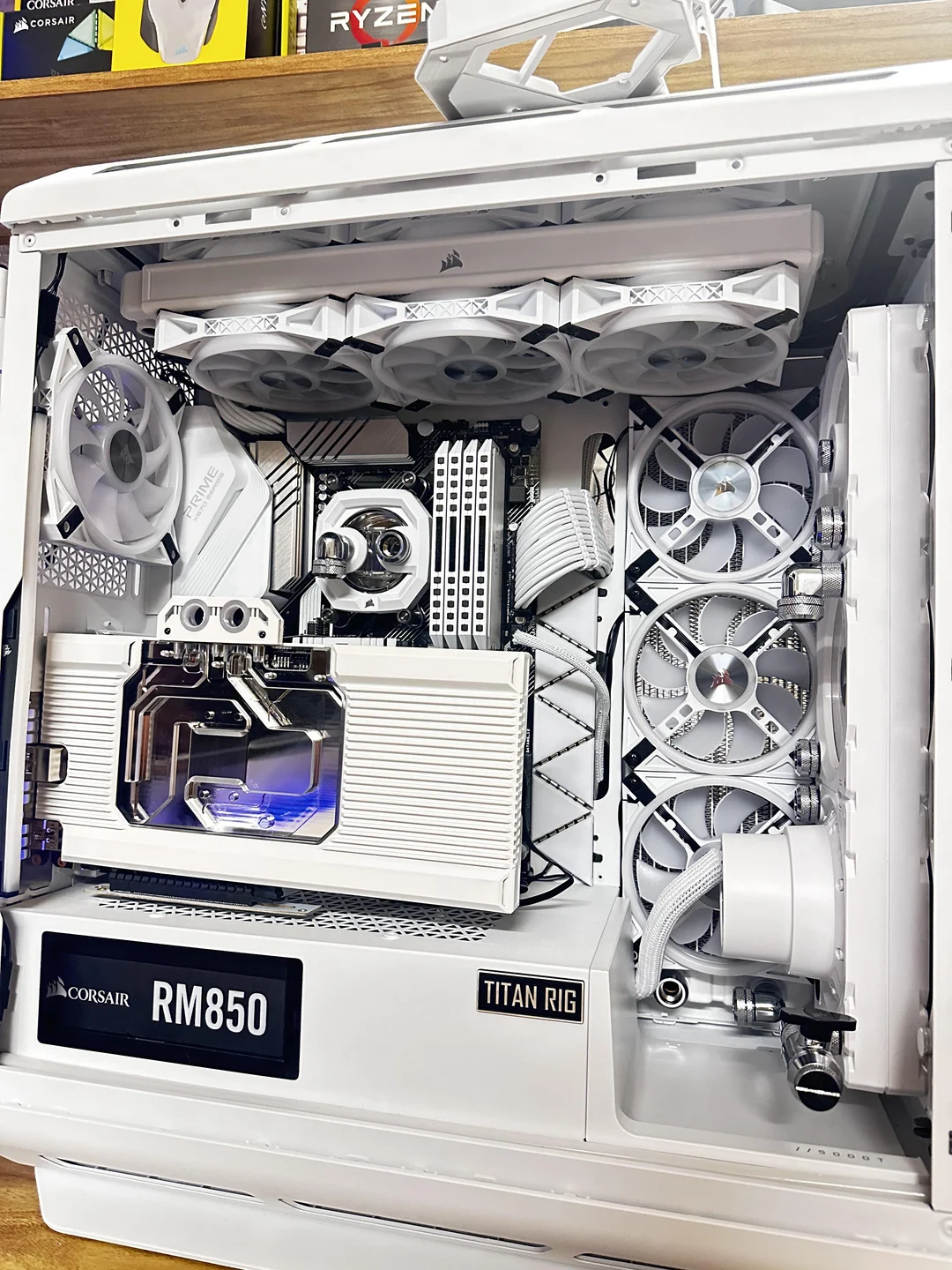 First time water cooling. Just painted my GPU block and mounted it. Time to bend tubes tonight ...