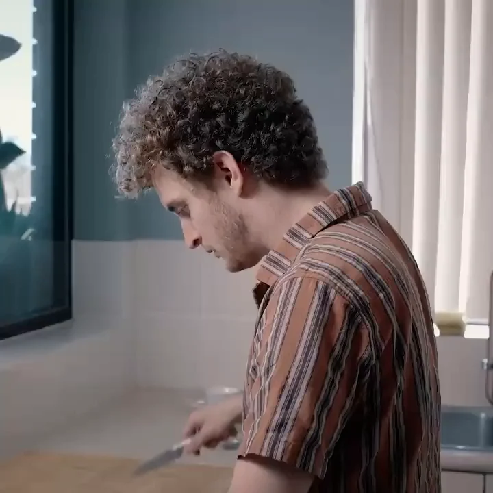 The difference between men and women. | Scrolller