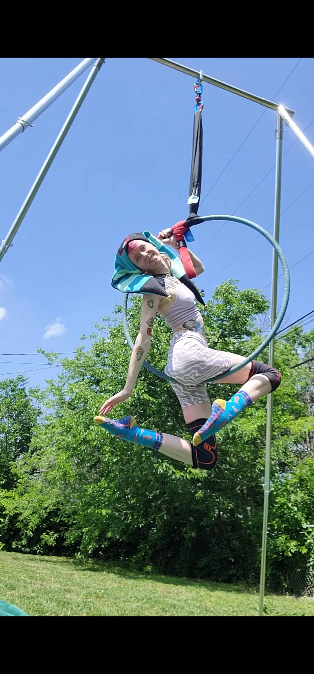 Making a Fizzarolli acrobat act! | Scrolller