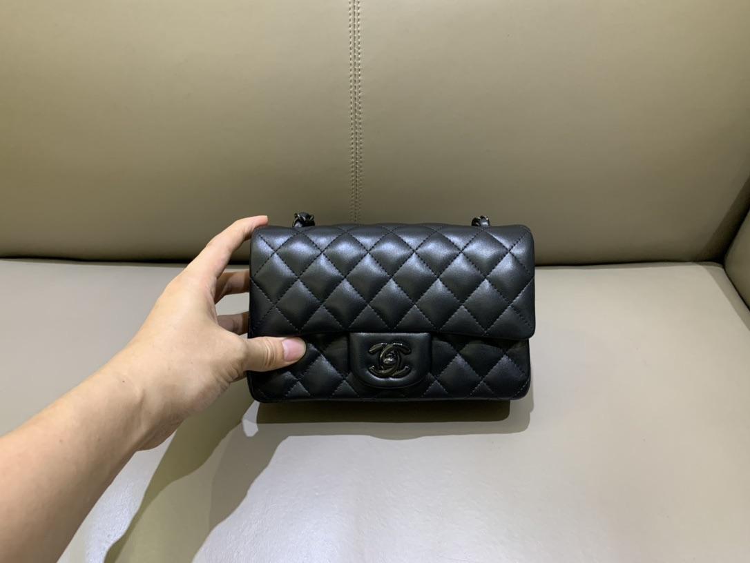 HELP ME CHOOSE | Scrolller