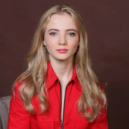 Freya Allan | Scrolller