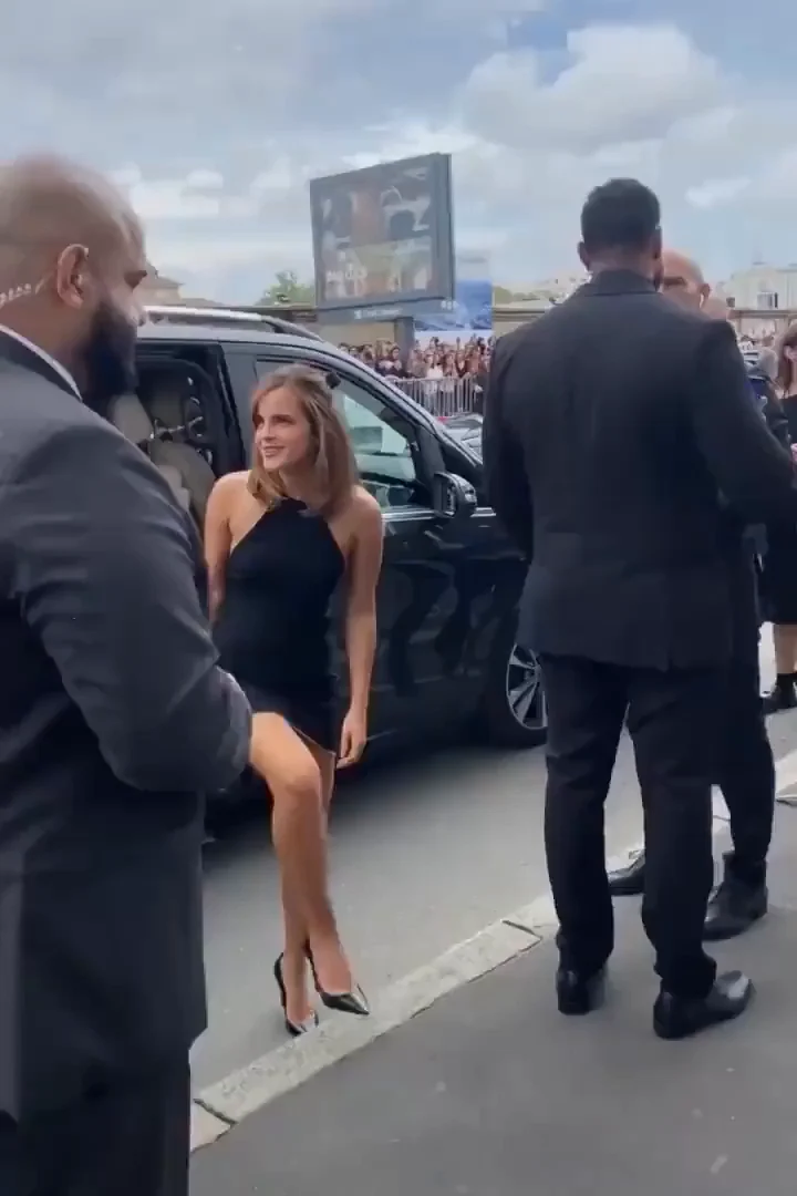 Emma Watson | Scrolller