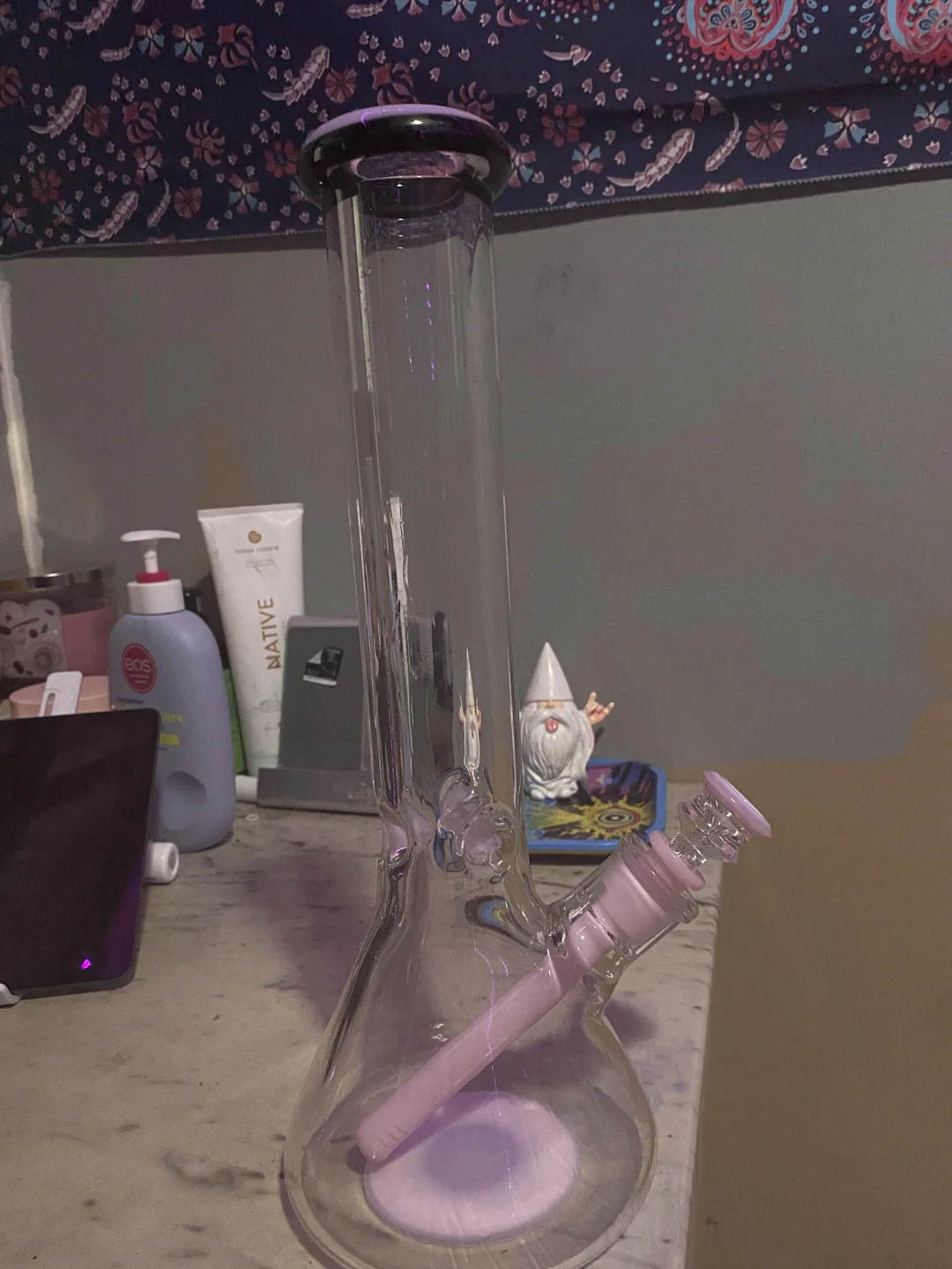 we love a clean bong | Scrolller