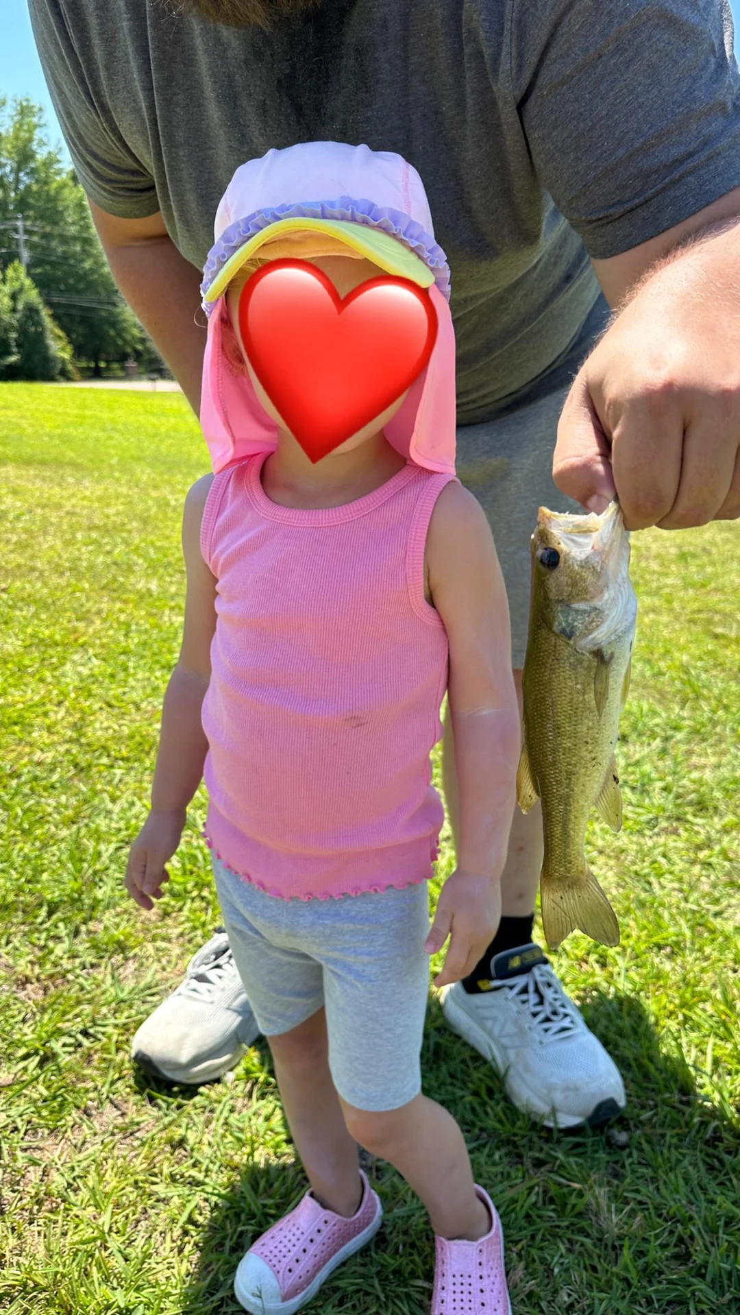 My 3yo daughter’s very first fish | Scrolller
