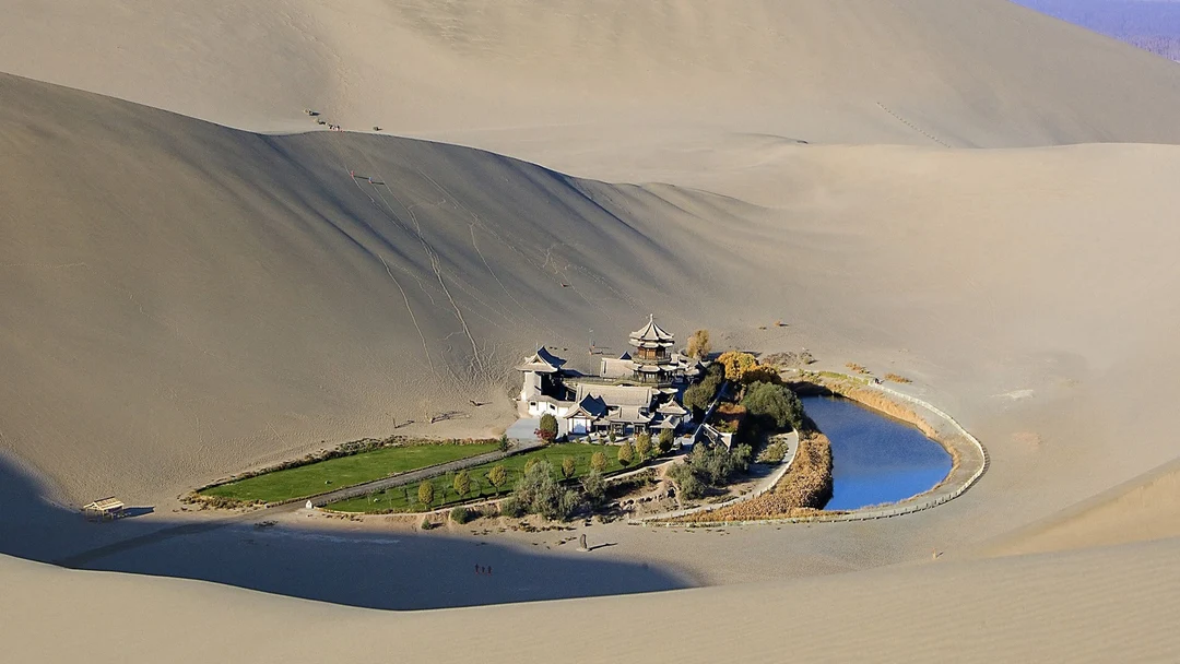 Oasis in the Gobi Desert [1920x1080] | Scrolller