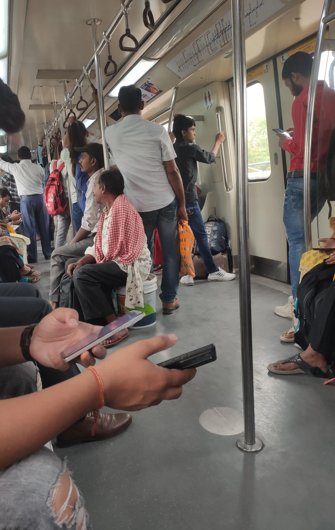 No more problems of seats in metro | Scrolller