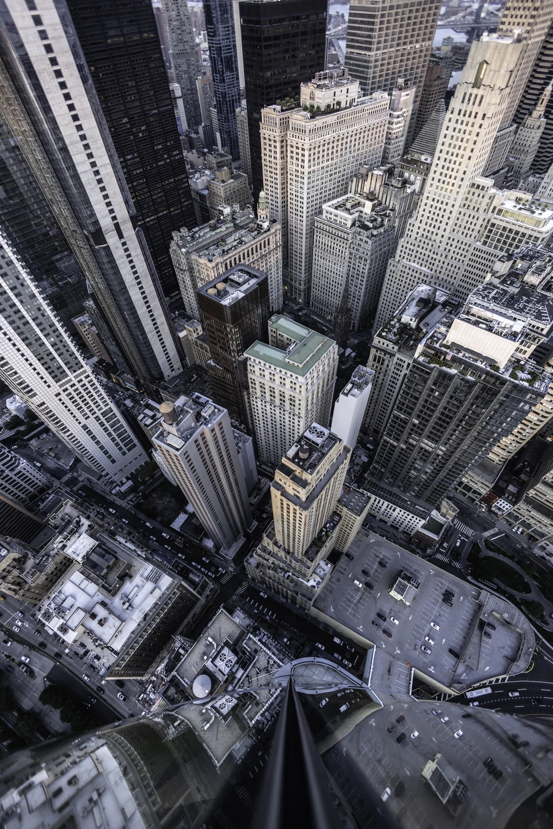 Lower Manhattan from a roof [OC] | Scrolller