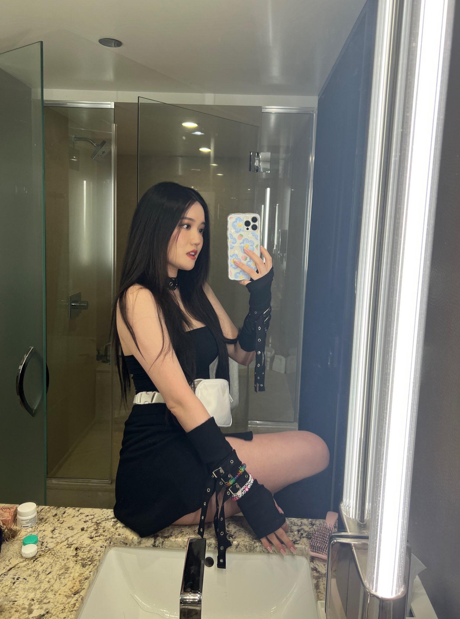 Kimi edc | Scrolller