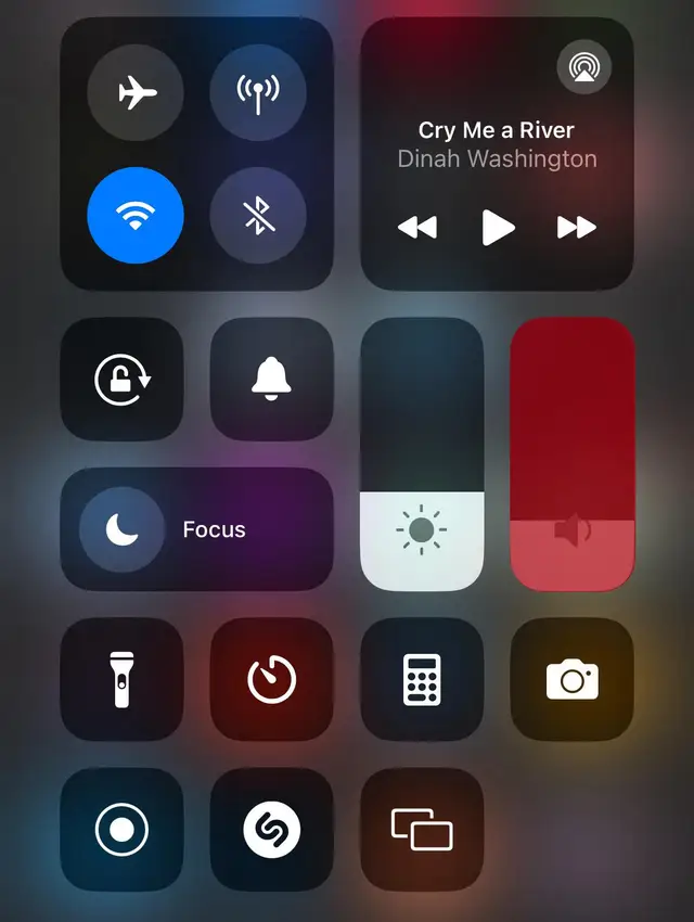 Am I the only one who have problem with volume bar? | Scrolller