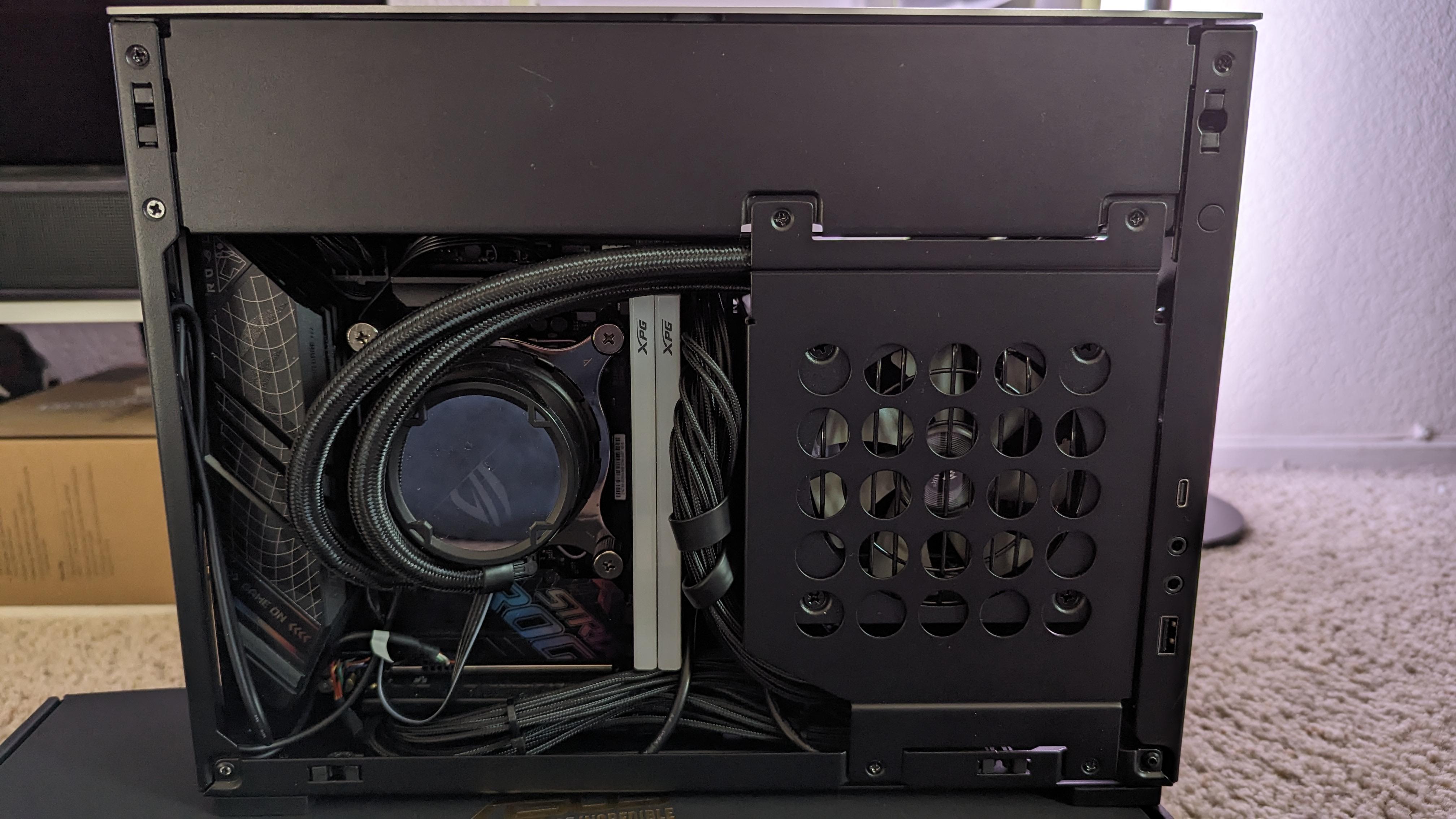 Lian Li A4 H2O - improved wiring and GPU | Scrolller