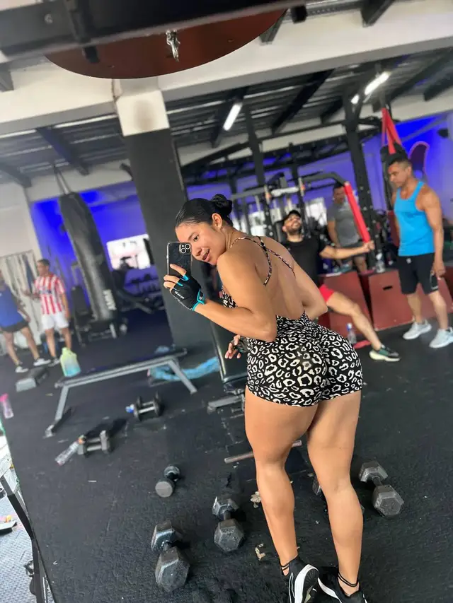 Always training hard but clean | Scrolller