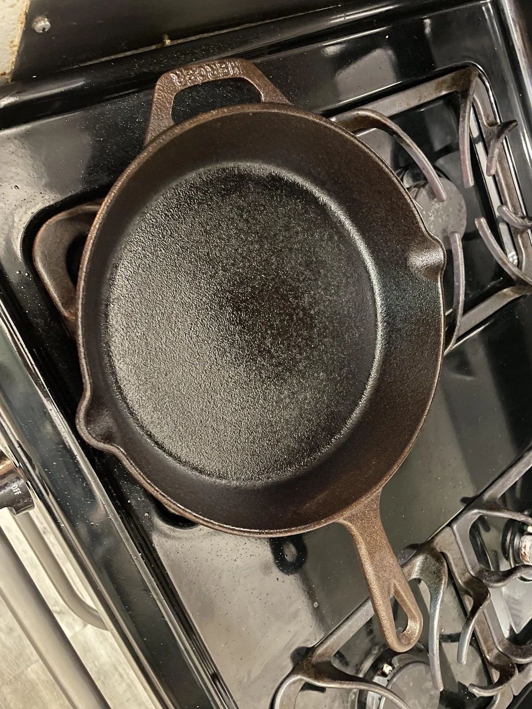 How do you get the seasoning on the handle? | Scrolller