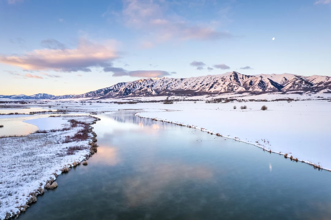 First Light on the Wellsville Mountains, Cache Valley, Ut [5440 x 3624][OC] | Scrolller
